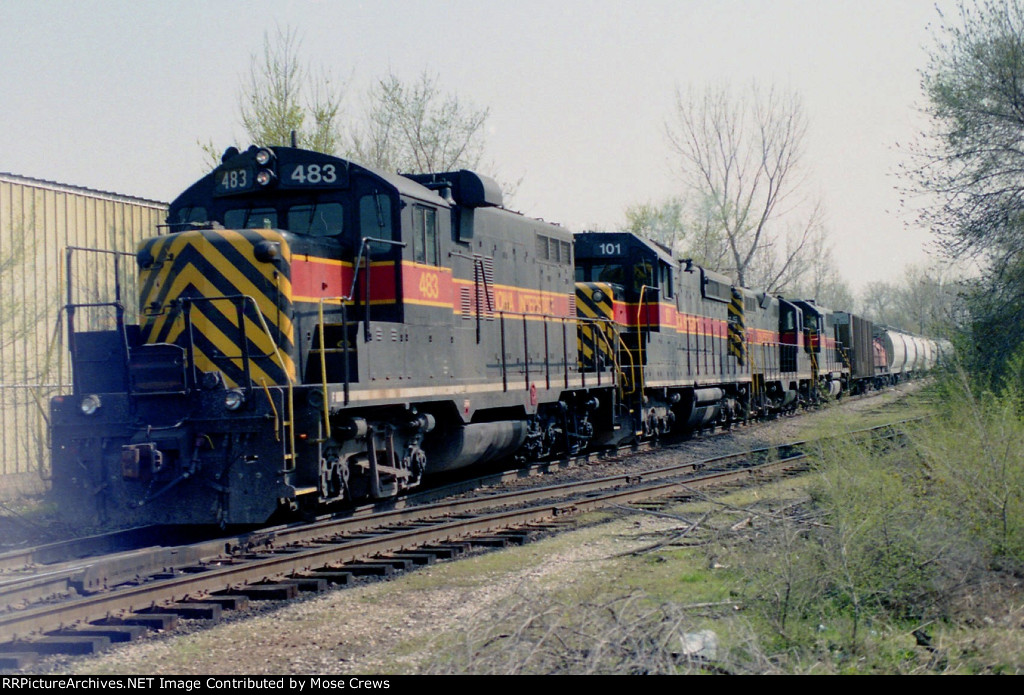 IAIS Train Departing Blue Island